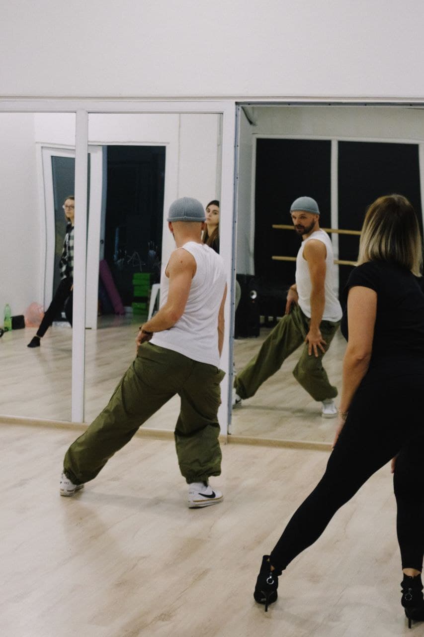 Art Hub Space - современная школа танцев в Батуми